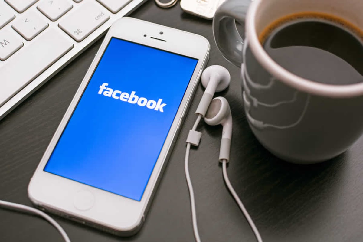 Facebook hits 2 billion global users