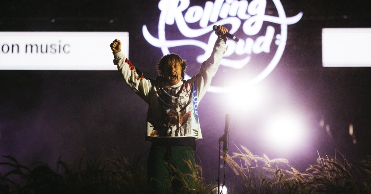 Owen Wilson Joins Travis Scott Onstage During Rolling Loud Set