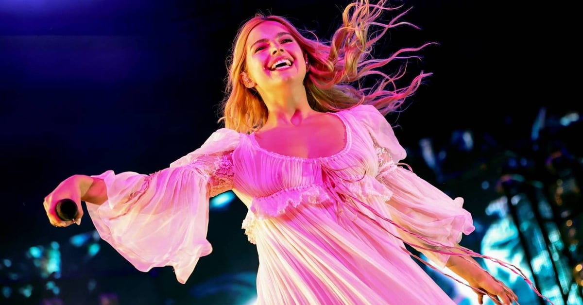 Addison Rae Announces Album Release During Arca's Coachella Set