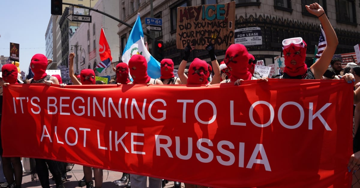 Pussy Riot at 'No Kings' March: 'It's Beginning to Look a Lot Like Russia'