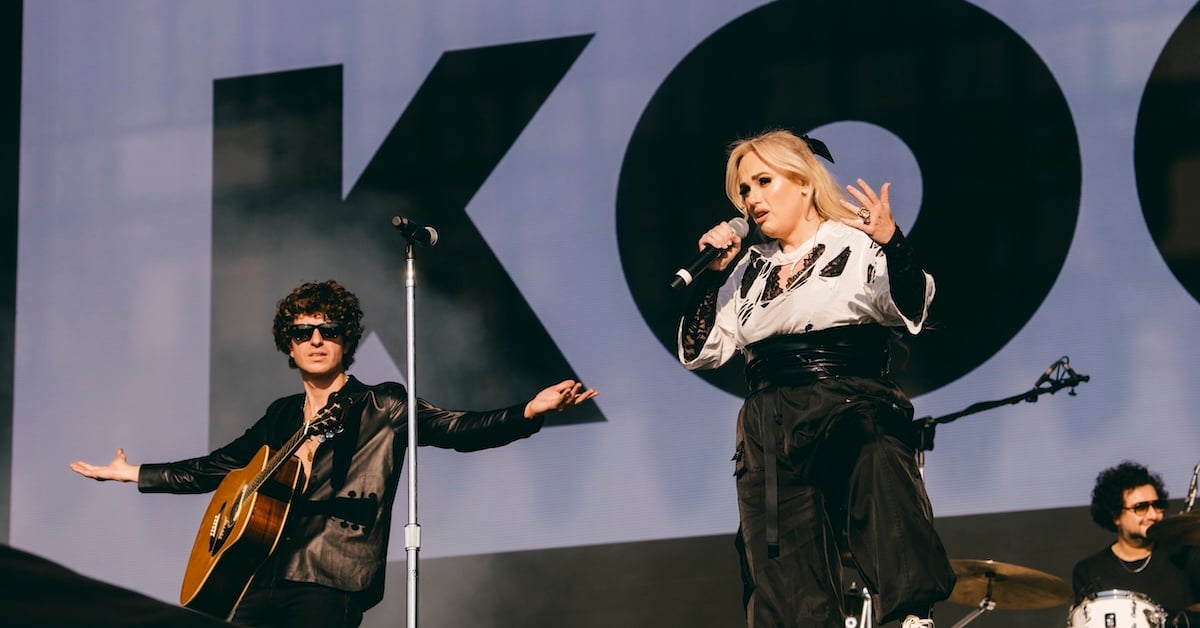 Watch Rebel Wilson Join The Kooks at Reading Festival