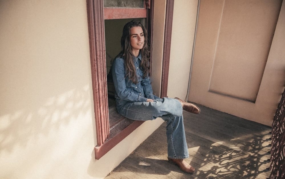 Steph Strings Breaks Down Her Debut Album 'Feel Alive'