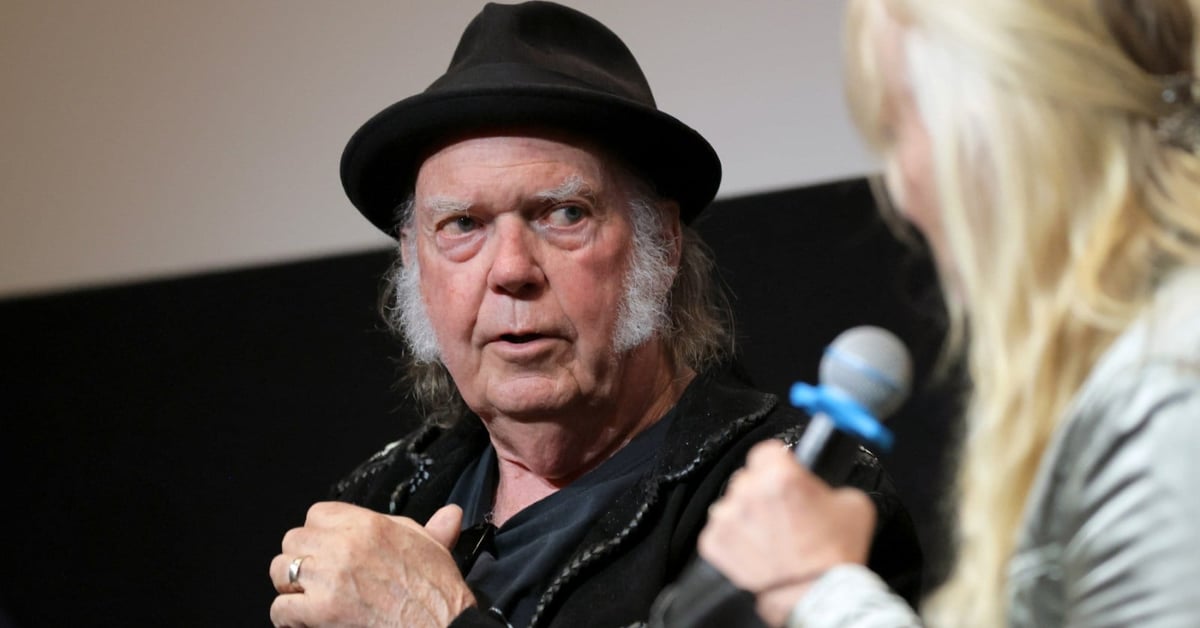 Neil Young Trashes Amazon, Gives His Complete Musical Catalog to ...