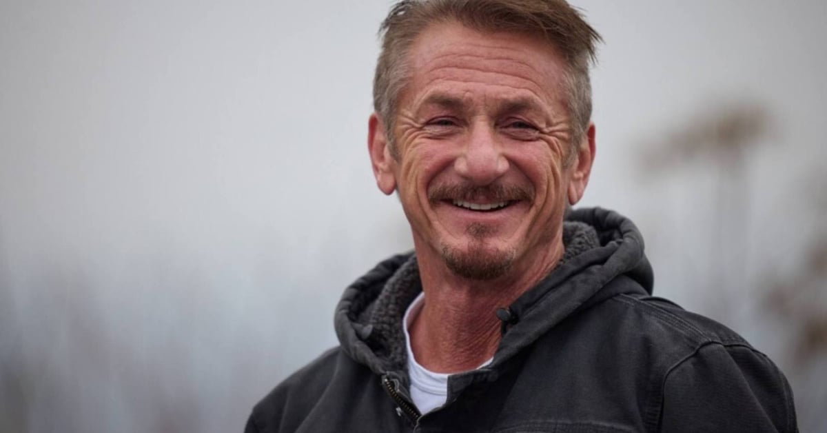Sean Penn Receives Special 'Oscar' in Ukraine After Skipping Academy Awards