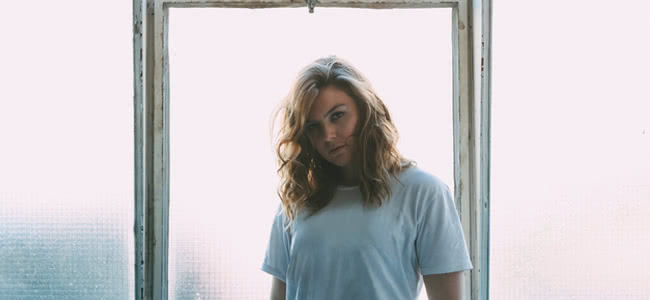 Premiere: Eliza Hull's Stunning Debut Album 'The Bones Of Us'