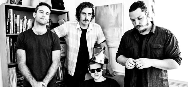 Premiere: Sans Parents Return To Their Power-Pop Roots On 'Dead End'