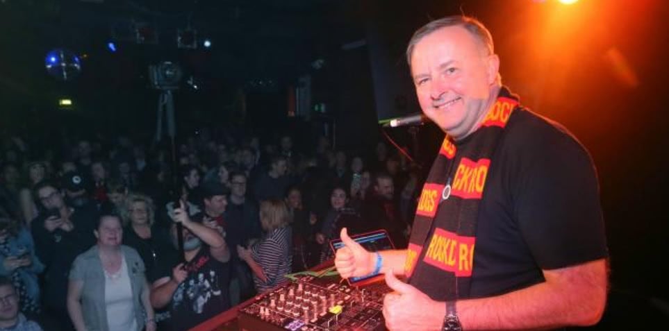 Albo made a speech in parliament today about Record Store Day