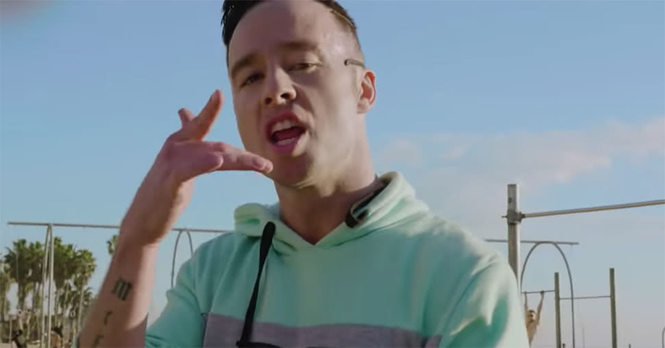 Canadian rapper dies while shooting music video on the wing of a plane