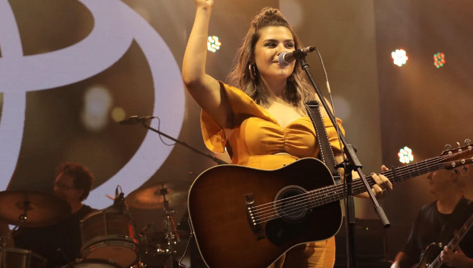 Sammy White wins Star Maker - Tone Country