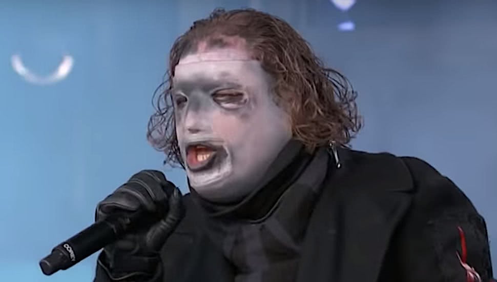Slipknot frontman broke his foot before show and carried on performing