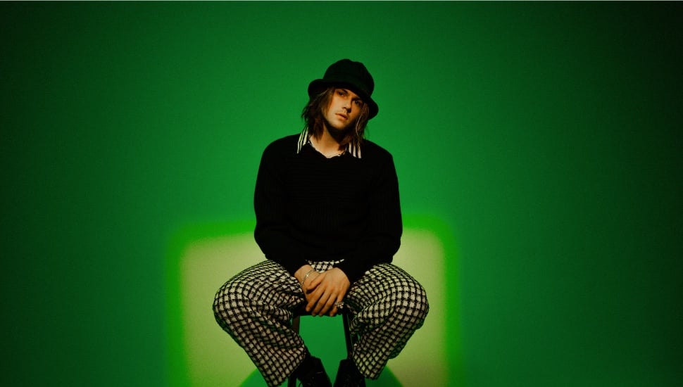 Ruel releases moody new single, 'GROWING UP IS