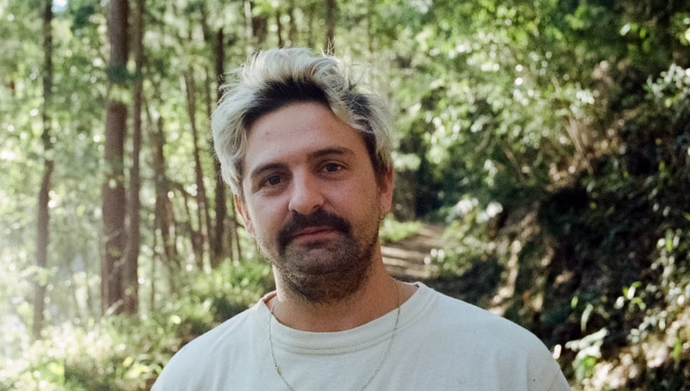 Adam Newling drops new single 'Singing Blackbird', announces April tour