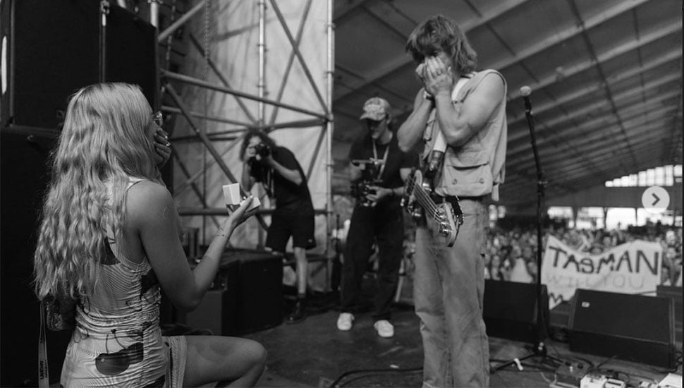Fans treated to on-stage proposal at Laneway Festival