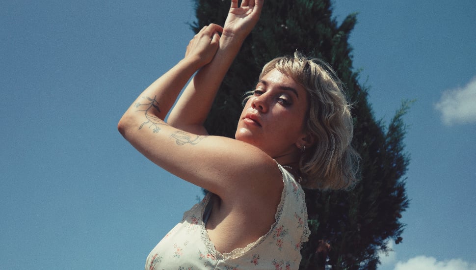 Bess Atwell Announces First Australian Tour