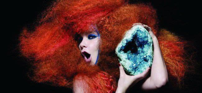 Björk Undergoes Throat Surgery After Revealing 4 Years Of Vocal Cord ...