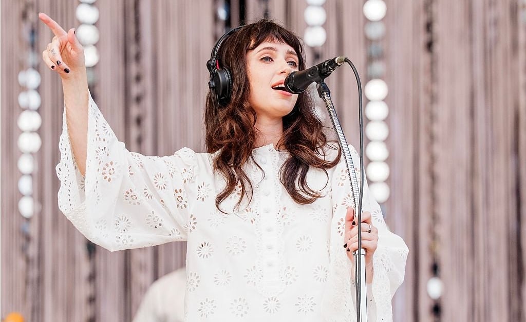 Clairo Signs Atlantic Records Deal