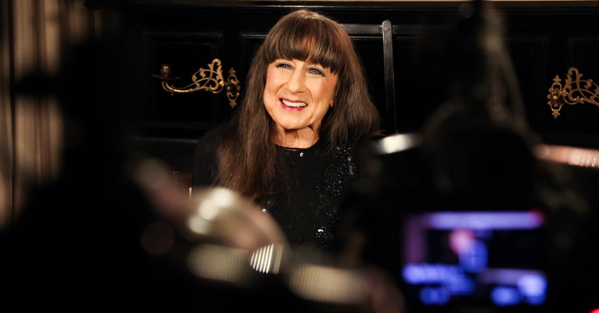 Judith Durham to be inducted into AWMA honour roll