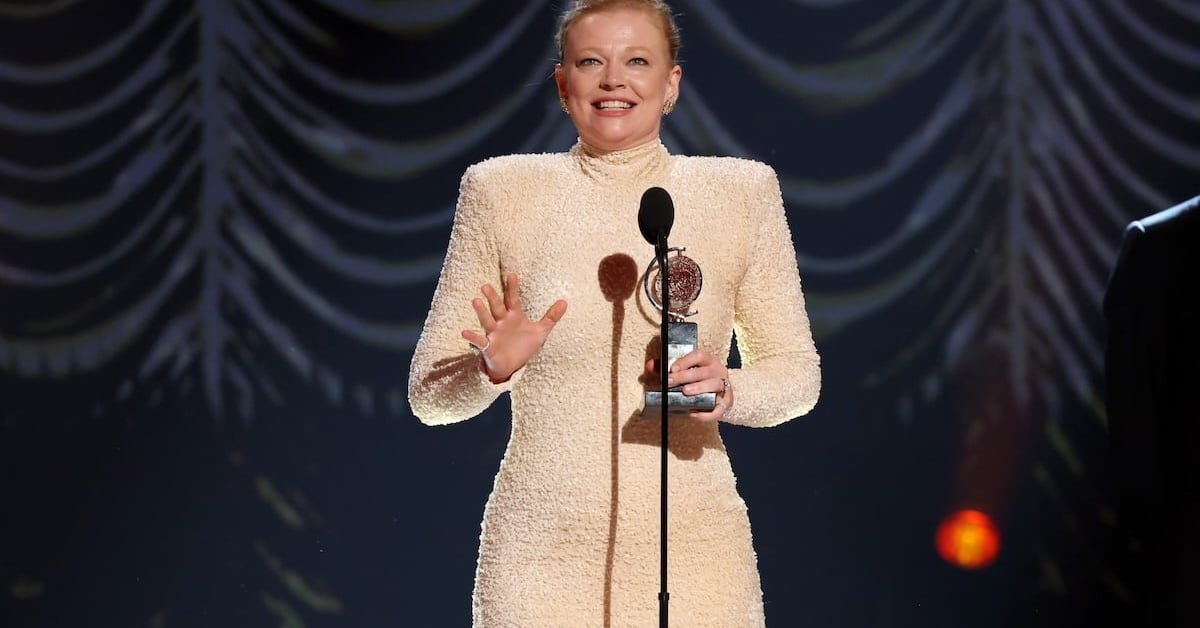 Sarah Snook Wins Tony Award for 'The Picture of Dorian Gray'