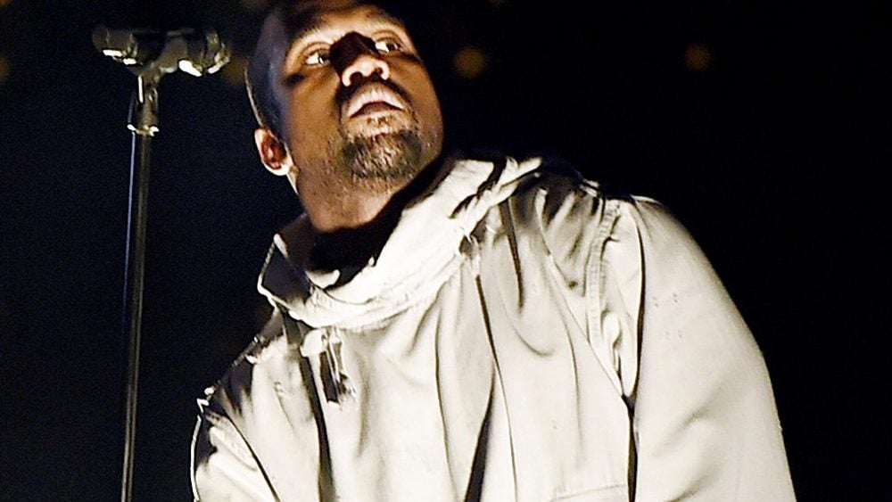 Kanye West Brings Back the Old Kanye -- Sometimes -- at First U.S. Solo ...