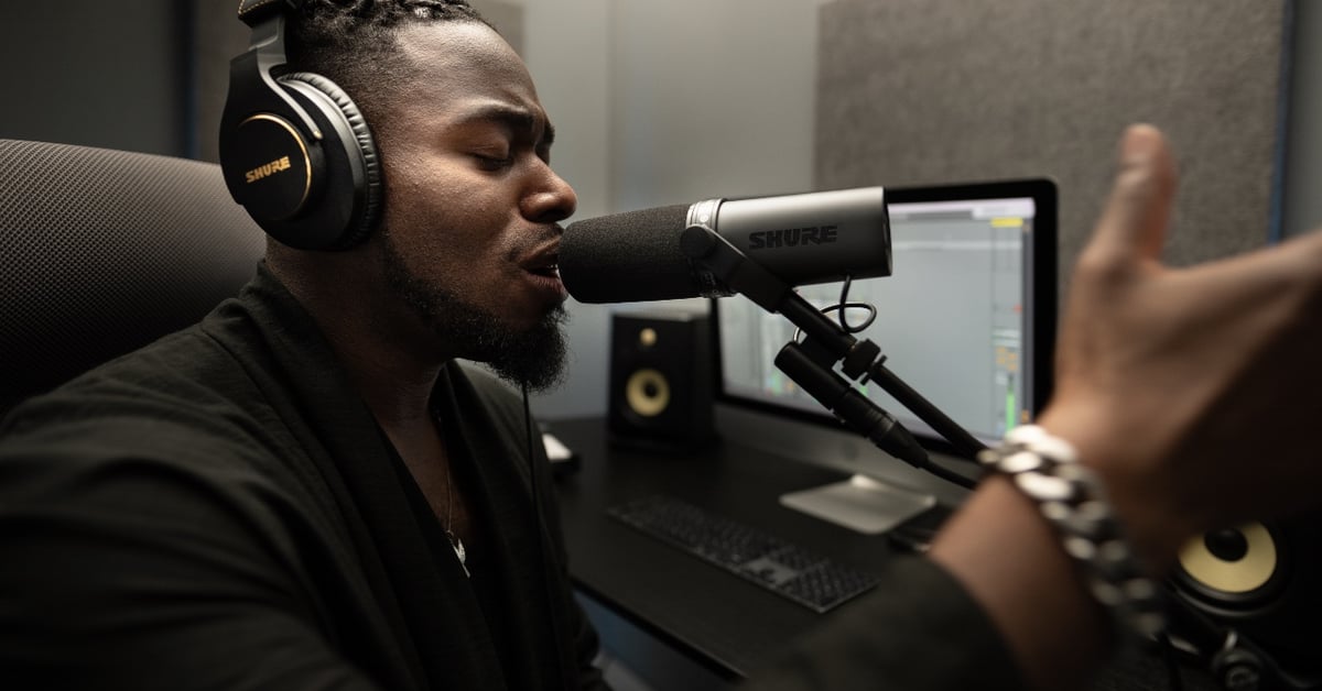 Shure Maintain Their Supremacy With the SM7dB Dynamic Vocal Microphone