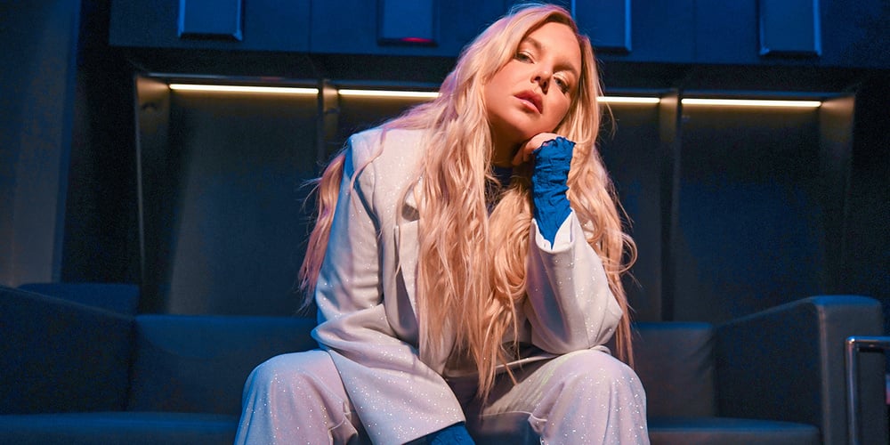 Tones and I’s ‘Beautifully Ordinary’ Blasts to No. 1