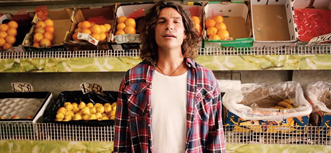 Premiere: Toby Robinson - 'Live Your Life'