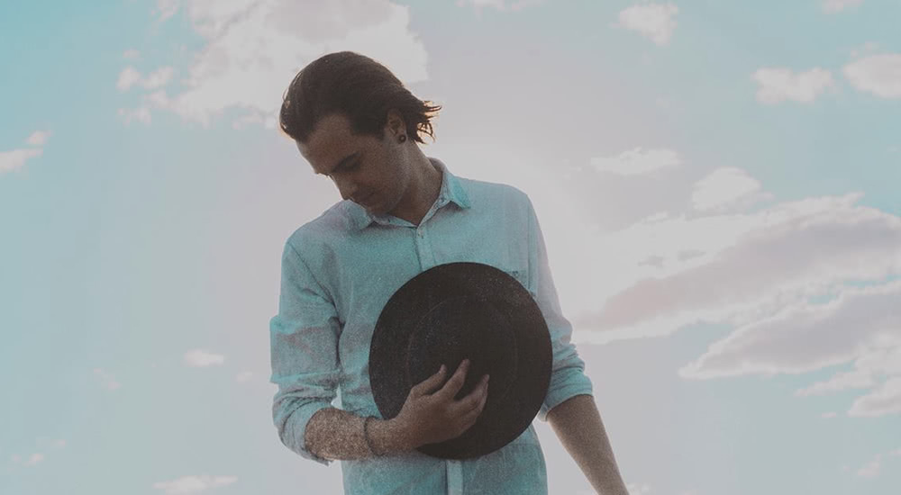 Dan Vogl introduces his new solo guise with the swelling folk of 'If I Die'