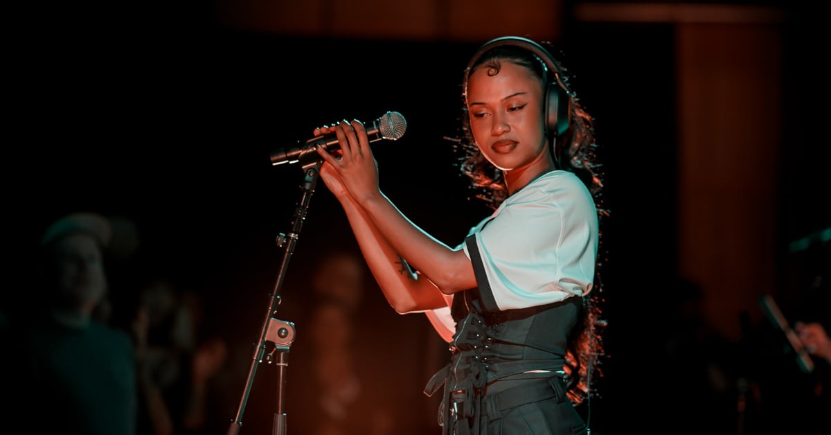 PHOTOS: Maina Doe @ VIVID Sydney Opera House