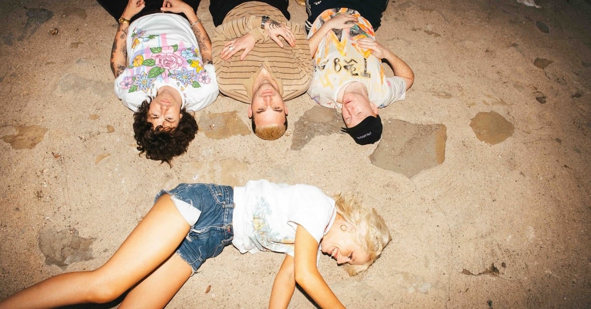 Amy Taylor Updates on New Amyl and the Sniffers Album