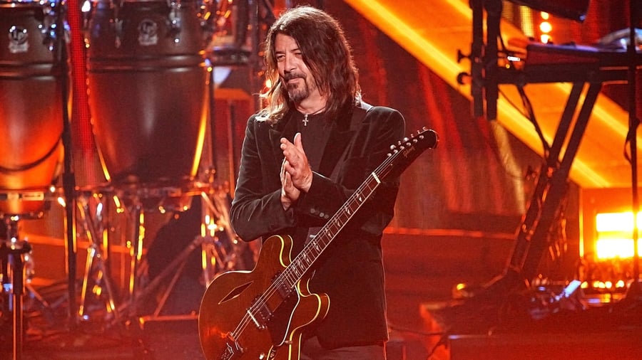 Dave Grohl Shares Emotional Letter to Foo Fighters Fans After First ...
