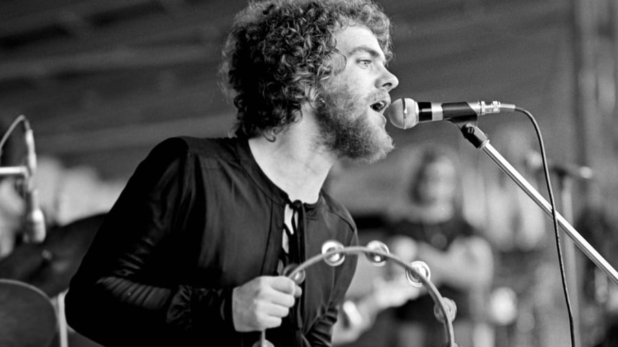 Joe Egan, 'Stuck in the Middle With You' Co-Writer, Dead at 77